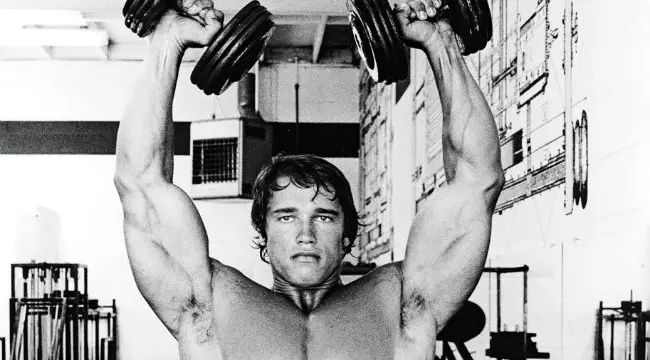 Treino de ombro de Arnold Schwarzenegger