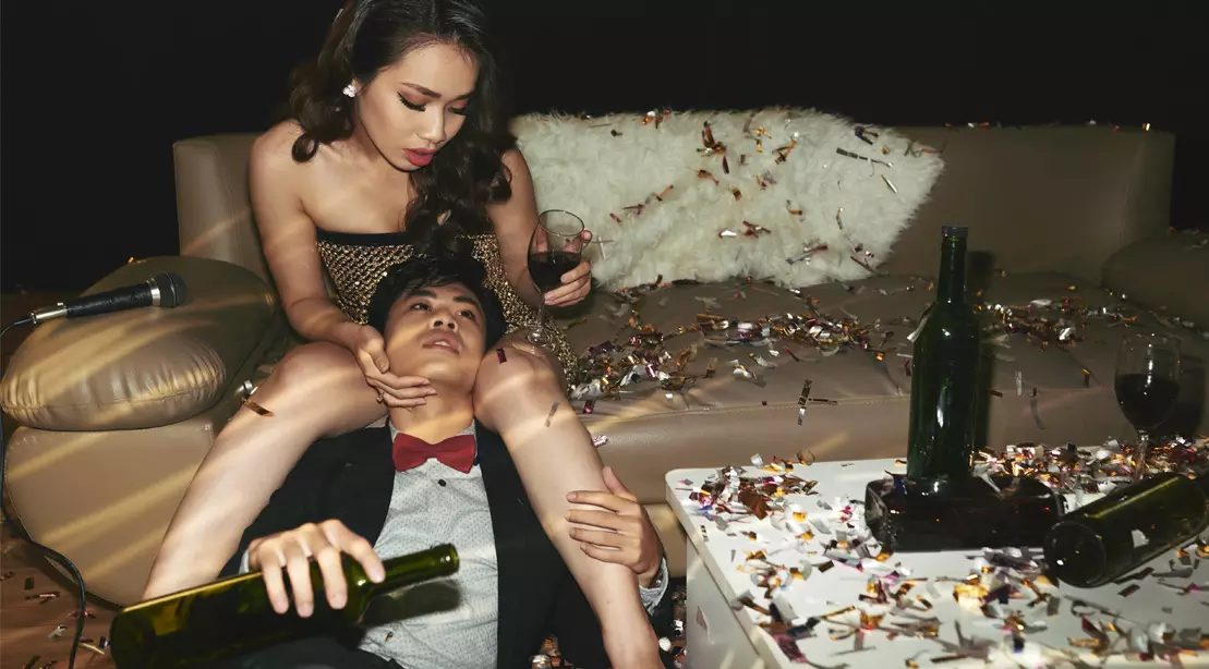 I-Asian-Couple-Celebrating-Drinking-Wine-Confetti