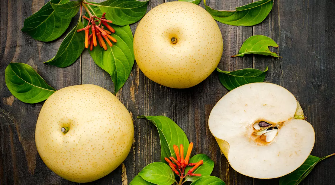 Asian Pears shutterstock_312654665