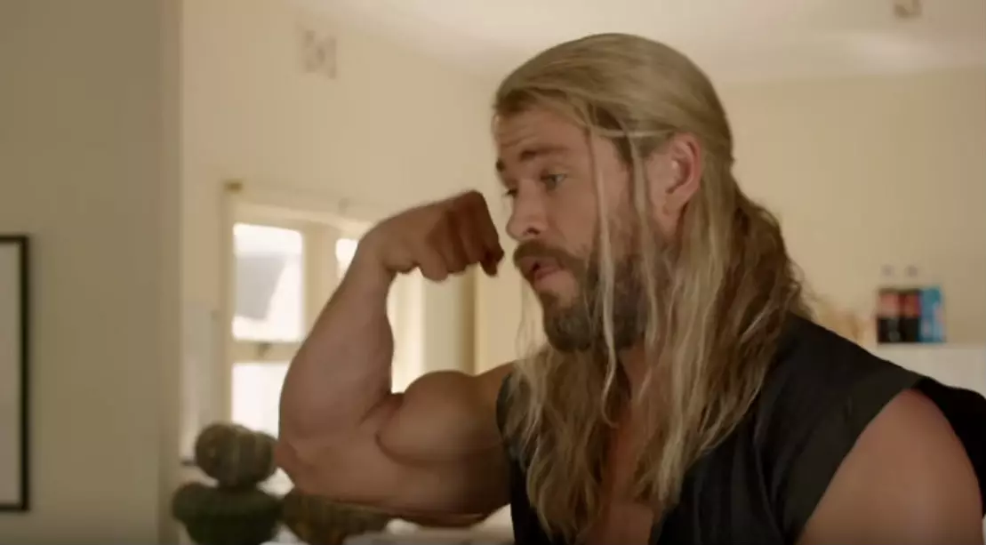 Thor lässt in der neuen Marvel-Parodie seine Muskeln spielen