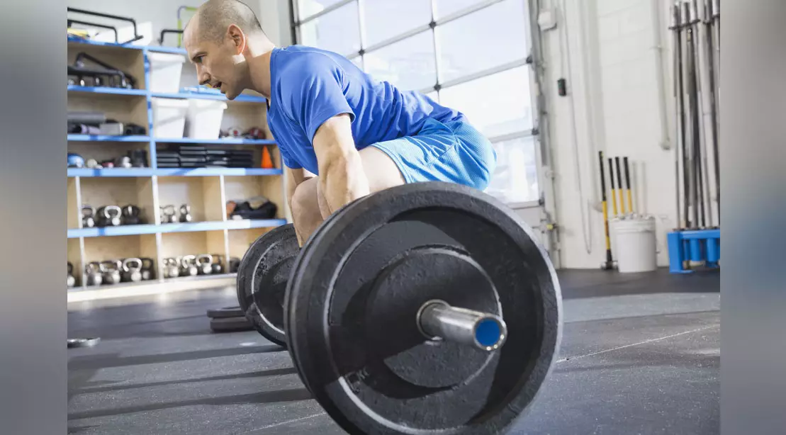 Eżerċizzju ta' Defiċit ta' Deadlift: Kif, Benefiċċji, Tekniki