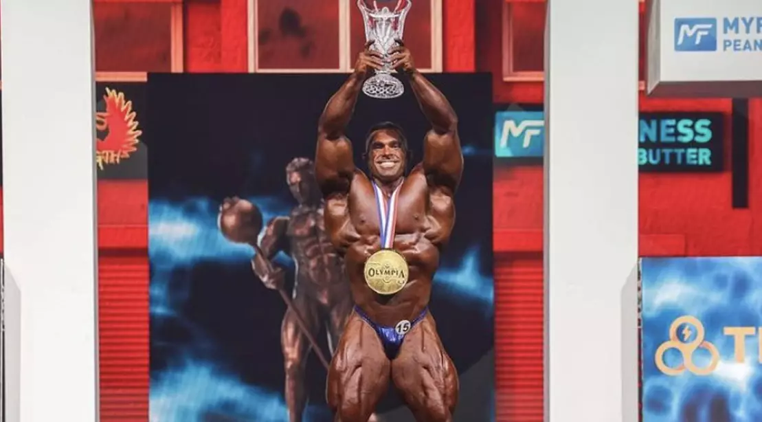 Derek Lunsford Wapambana Olympia 212 Division ku Olympia 2021