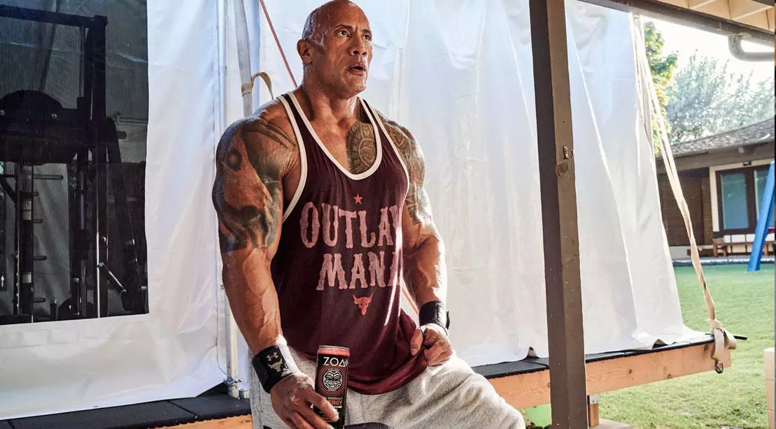 Dwayne Johnson förklarar hur han förvandlade 7 dollar till ZOA+