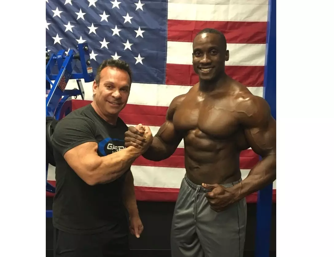 IFBB Pro Robert Timms mlebu karo tim ing Gaspari Nutrition