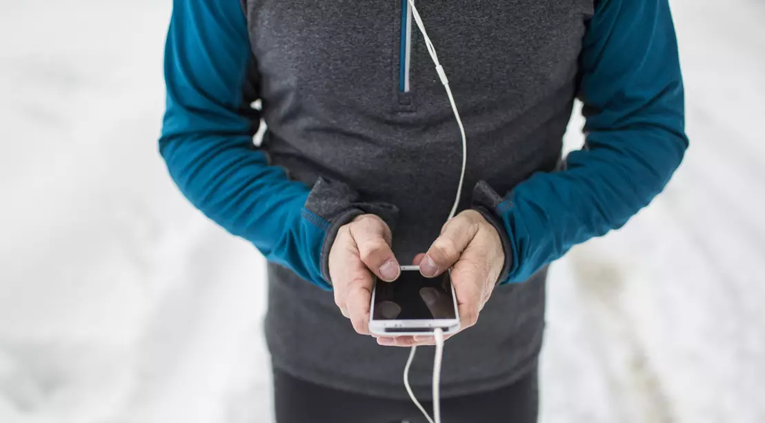 Runner Nagpaminaw sa Musika sa Tingtugnaw