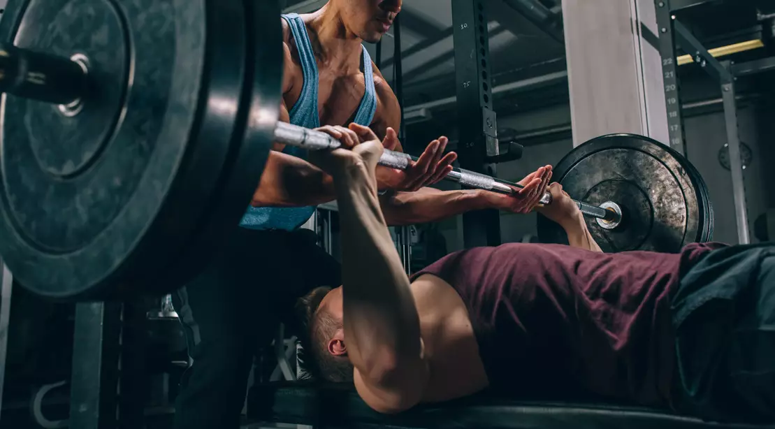 Perfeziona il tuo piano di allenamento per il torace