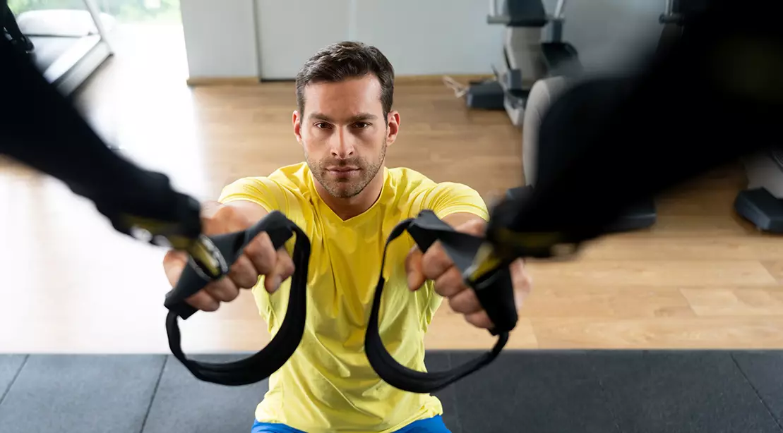 Fiofanana fampiatoana lehilahy ao amin'ny Gym