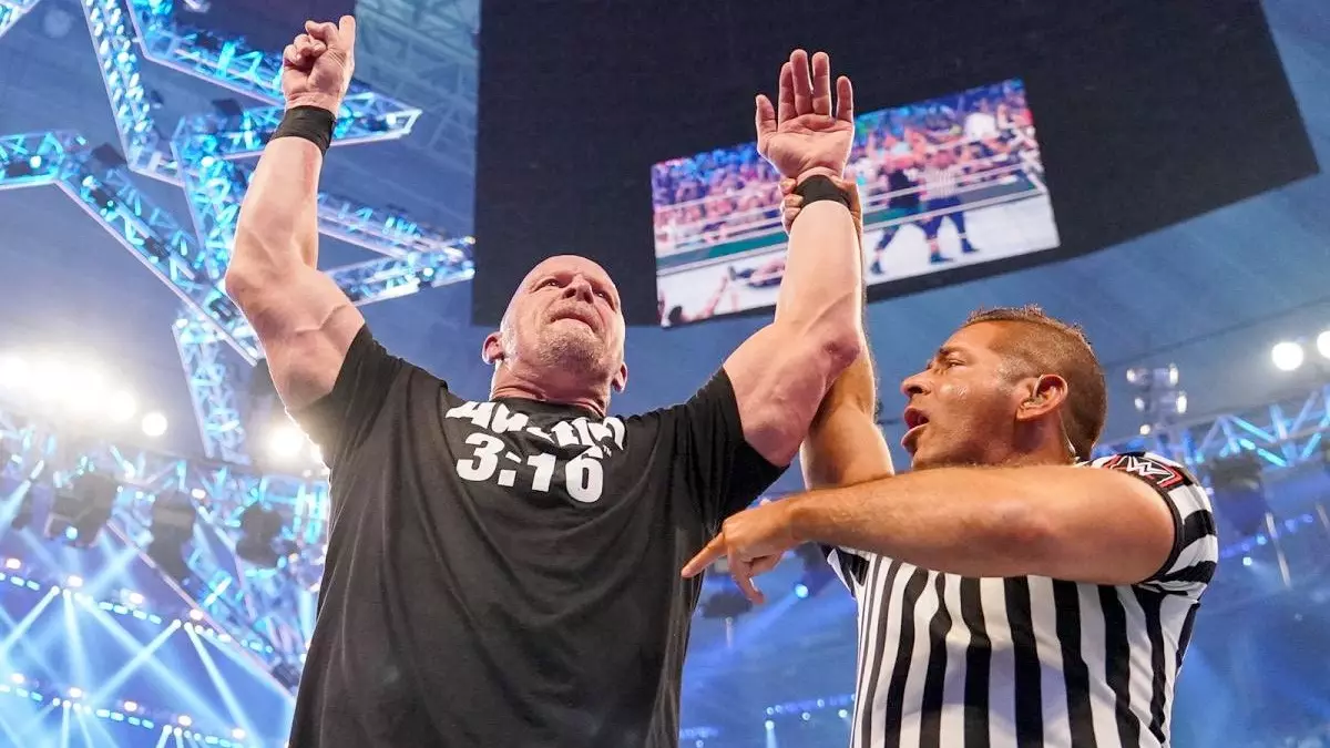 Stone cold steve austin ຖືກ haled ແຊ້ມໃນ WrestleMania 38