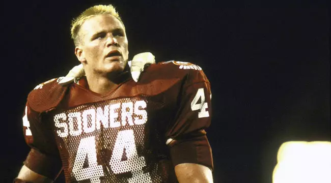 Revenirea din urmă cu Brian Bosworth de la NFL