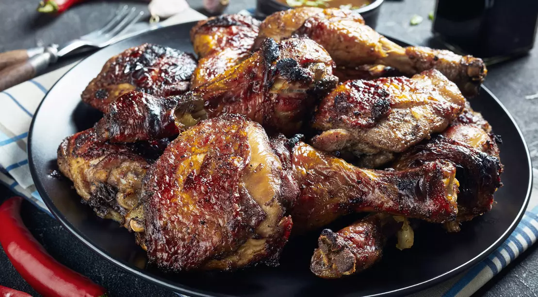 Jamaicaanse-Jerk-Chicken-On-Plate-Food